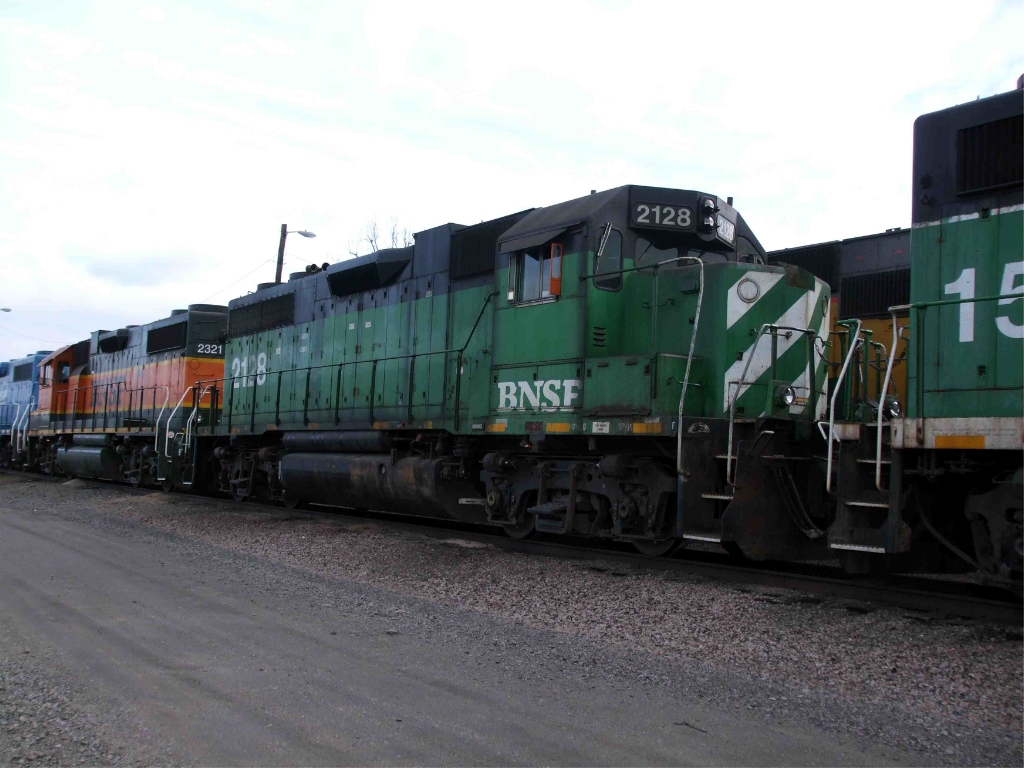 BNSF 2128